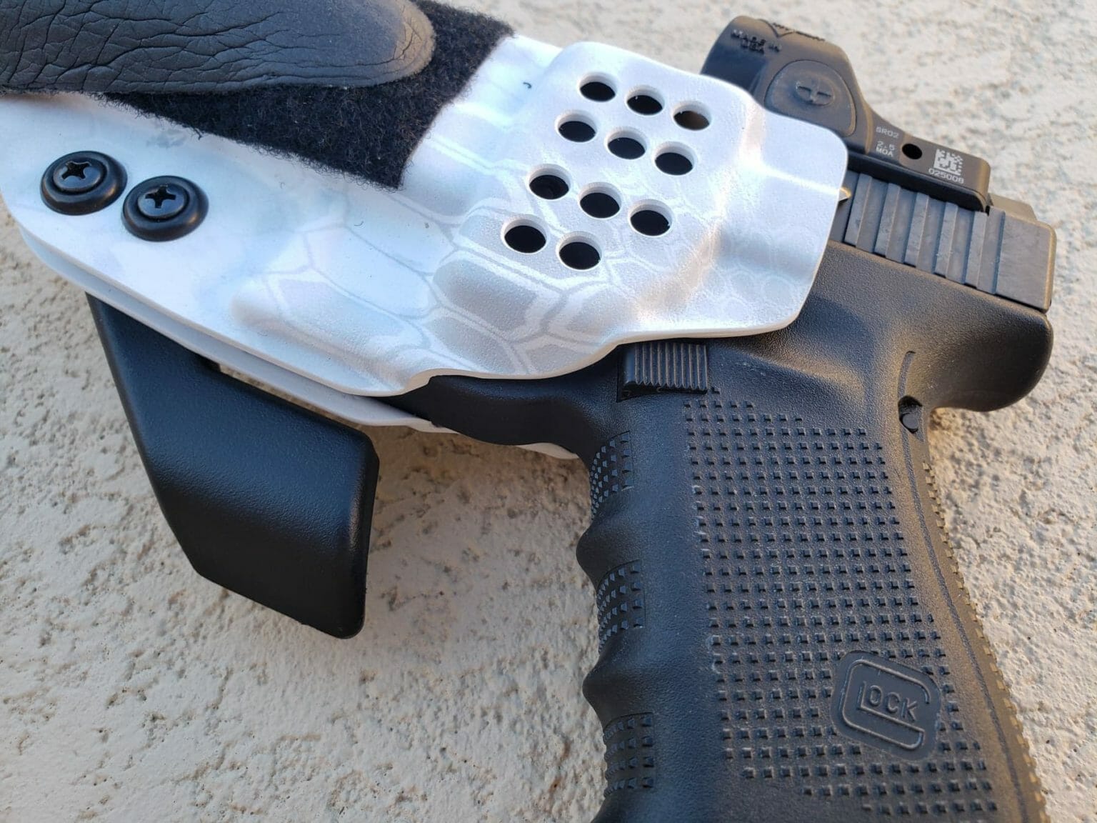 KSG Armory Lexington Concealment Holster Review | AmmoLand Shooting ...