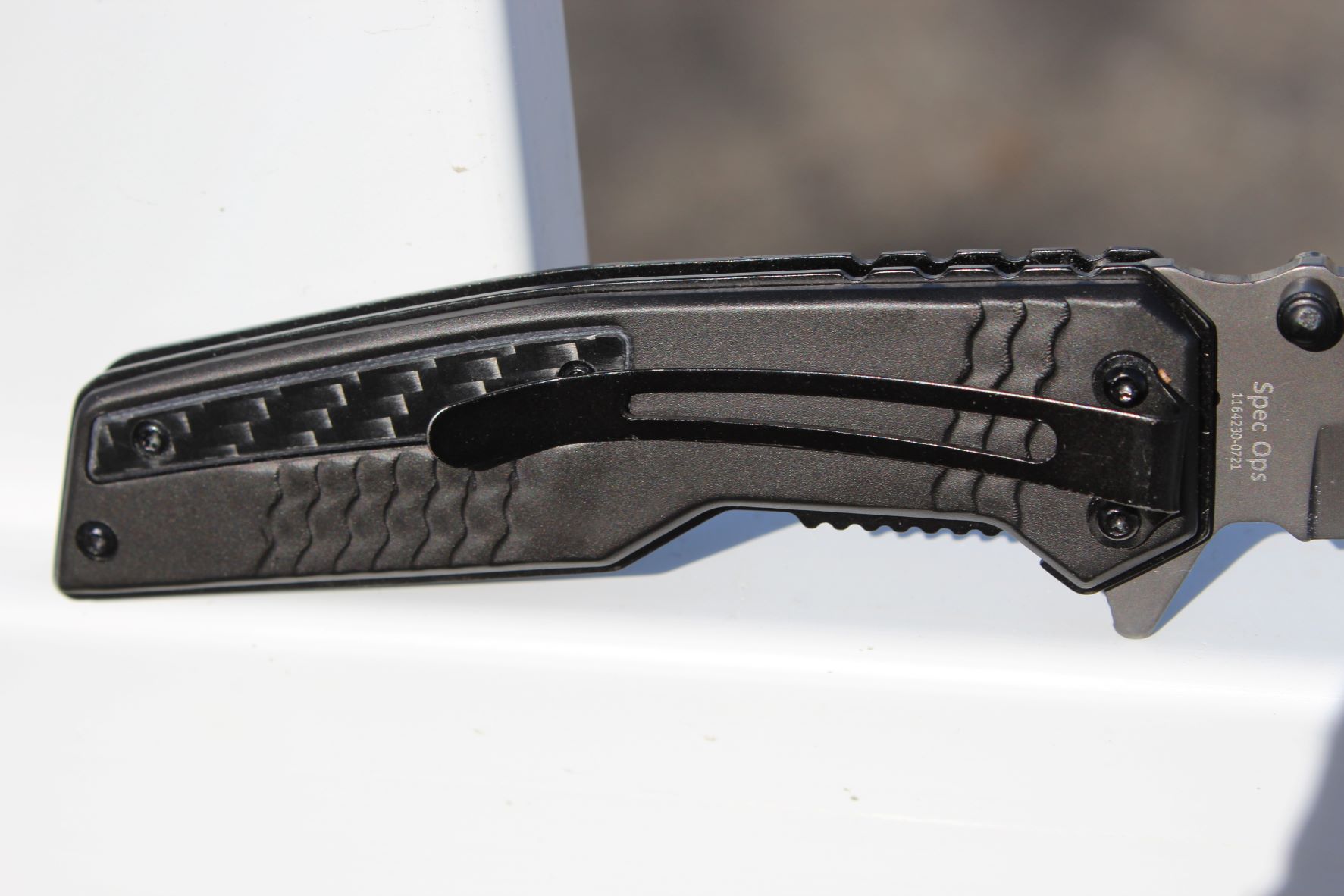 The Smith & Wesson Spec Ops Carbon Folding Knife